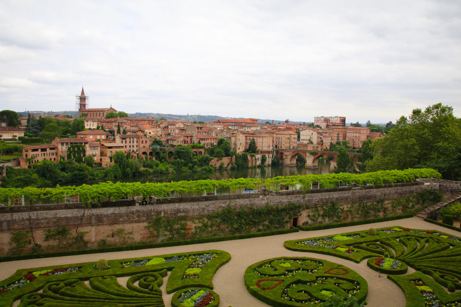 Albi entdecken: 10 Insidertipps für die bezaubernde Bischofsstadt!